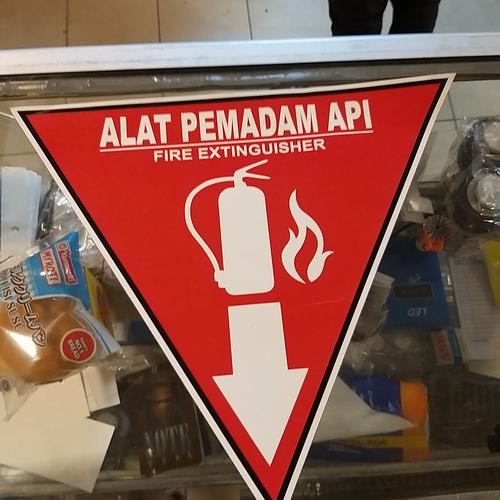 Jual Stiker sticker Segitiga APAR alat pemadam safety 35 x 30 cm ...