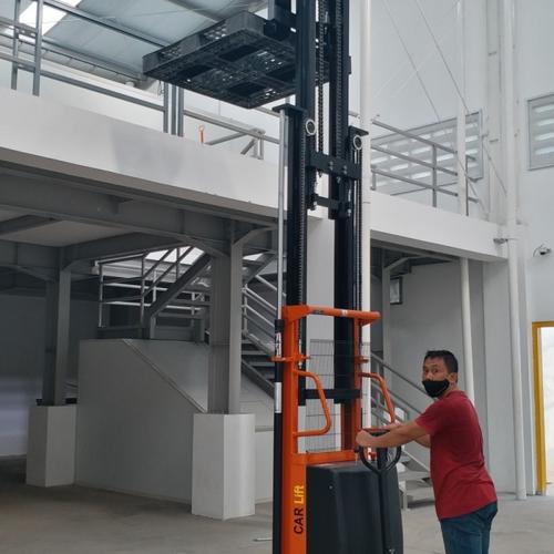 Jual Semi Elektrik Hand Lift Stacker Cap 1.5 Ton Tinggi Angkat 4 Meter ...
