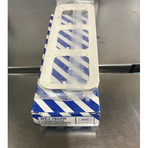 Jual Panasonic WEJ7823 Plat 3 gang Wide Series - Kota Medan - Pangestu ...