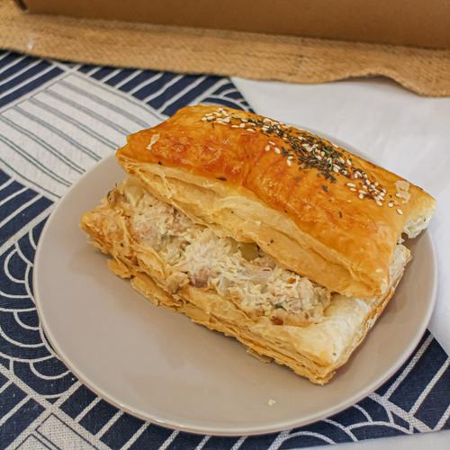 Jual Roti Croissant Puff Pastry - Chicken Mushroom Puff Pastry - Kota ...