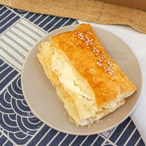 Jual Roti Croissant Puff Pastry - Garlic Butter Cream Cheese Puff ...