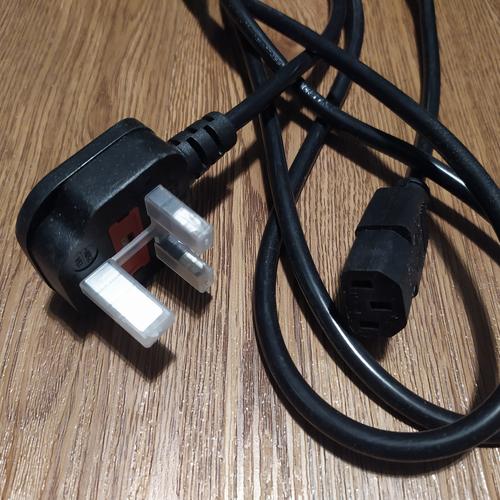 Jual Kabel IEC Female Colokan Kaki 3 Original Safety - Kota Surabaya ...