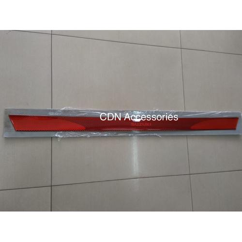Jual Rear Garnish Suzuki Swift Gen 1/Reflektor Suzuki Swift/Garnish ...