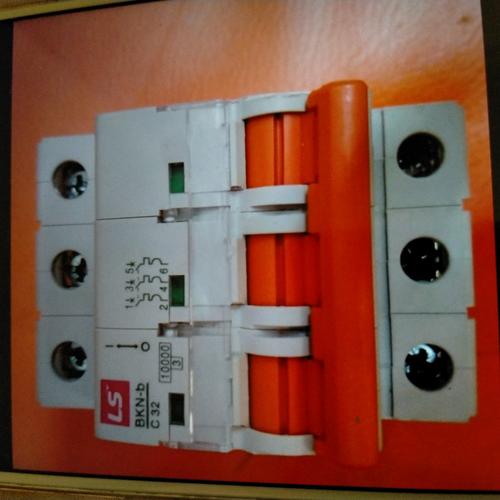 Jual mcb LS 32A 3P 10ka BKN -B 32A 3p (16A dan 32A) - Jakarta Pusat - jeslyn. a | Tokopedia