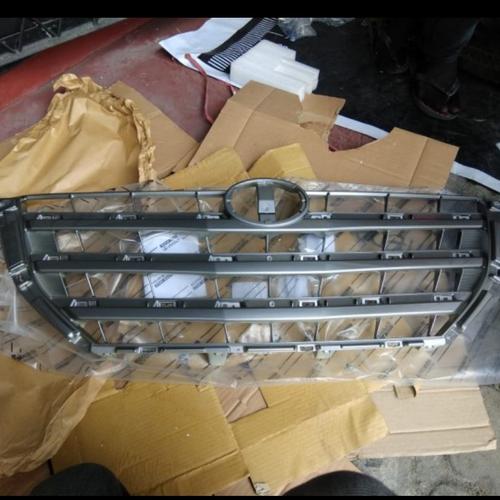Jual Grille/gril radiator grand innova 2012/2015 original toyota ...
