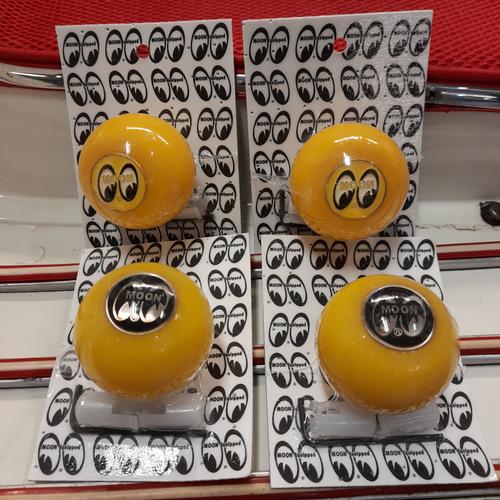 Jual MOONEYES Eyeball Shift Knob Yellow Shift S [MP021YYS] - Black Emblem - Jakarta Selatan ...