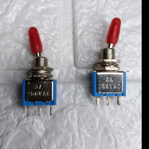 Jual Saklar switch toggle on off 3 pin 3 kaki body mini - Jakarta Barat ...