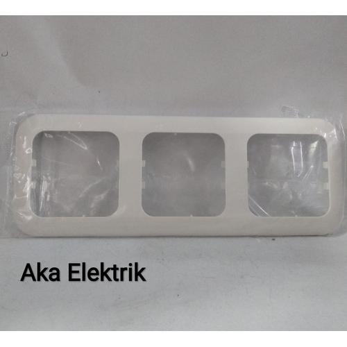 Jual FRAME SAKLAR PANASONIC 3 GANG 6 DEVICE WIDE SERIES PUTIH WEJ7823W ...