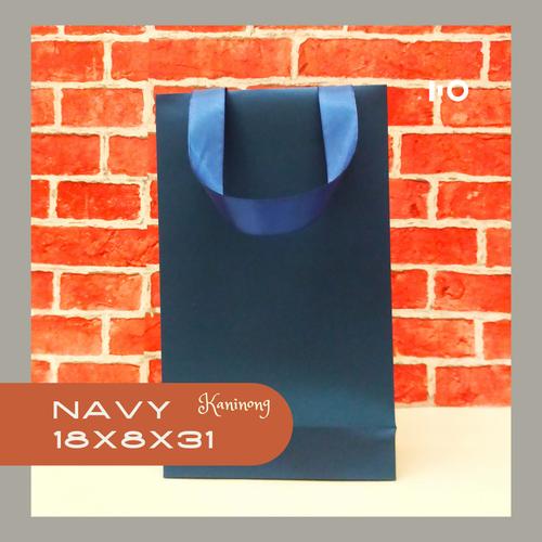 Jual Paper Bag Fancy Polos Warna Biru Dongker Navy Blue 18X8X31 - Navy ...