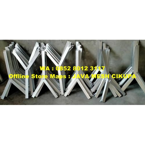 Jual Tiang besi siku Y untuk pemasangan razor wire - Samping - Kab ...