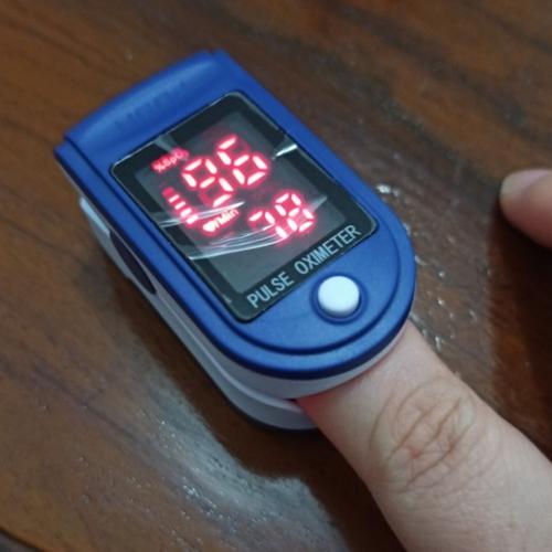 Jual Oxymeter Fingertip Pulse Oximeter Ukur Detak Jantung Saturasi ...