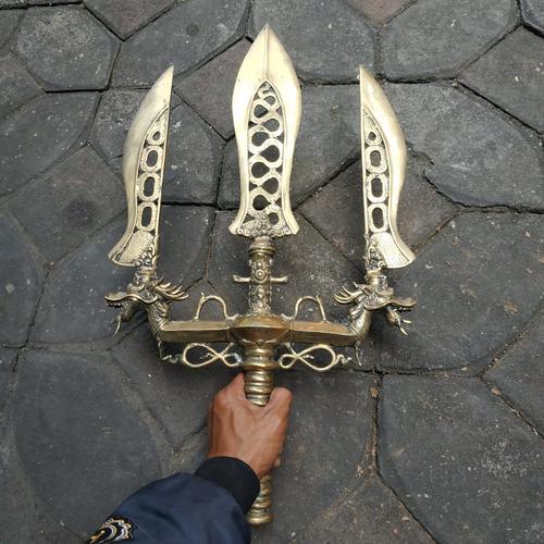 Jual Pataka Majapahit Tombak Trisula Naga Baruna Kuningan Besar - Kab ...
