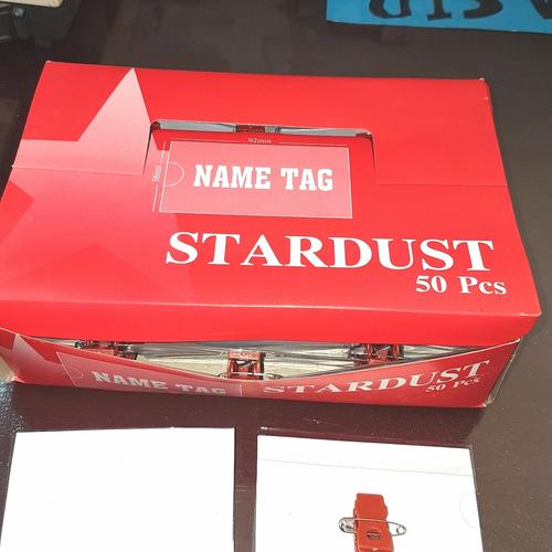 Jual Name tag ukuran 6x9cm peniti dan penjepit isi 1pak 50bh langsung ...