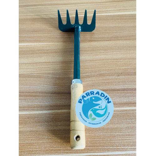 Jual Cangkul Pacul Garpu Besi Mini Gagang Kayu - Jakarta Timur ...