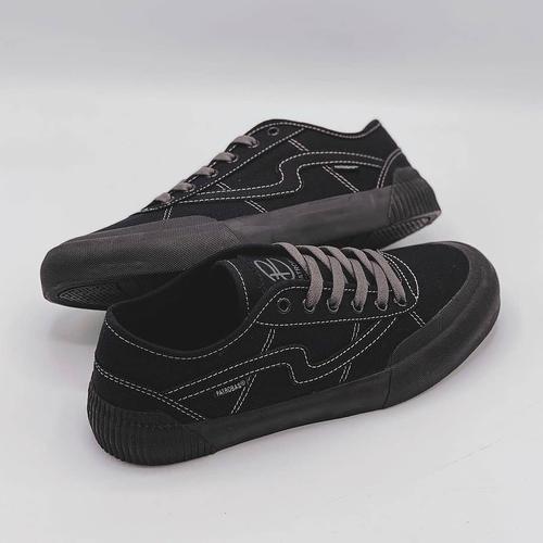 Jual PATROBAS EQUIP ALL BLACK LOW ORIGINAL SEPATU SNEAKERS VENTELA - 42 ...