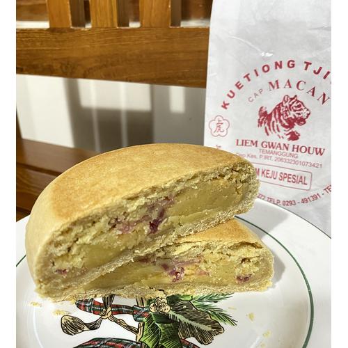 Jual Tong Tjiu Pia Khas Temanggung / Kue Bulan Cap Macan Special New ...