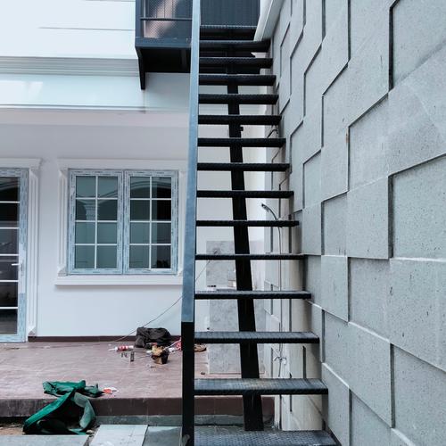 Jual tangga rebah,tangga layang pijakan plat bordes - Kota Tangerang ...