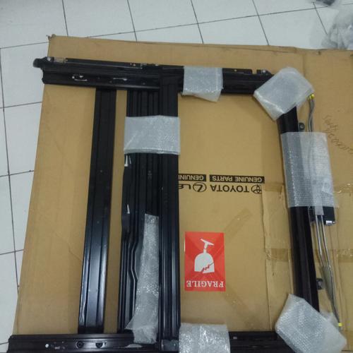 Jual Housing ATAP GESER SLIDING ROOF LANDCRUISER VX100 63200-60151 ORI ...