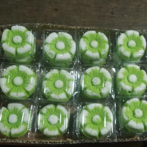 Jual BOLU SAKURA / KUE BOLU SAKURA / BOLU SAKURA HIJAU PUTIH - Jakarta ...