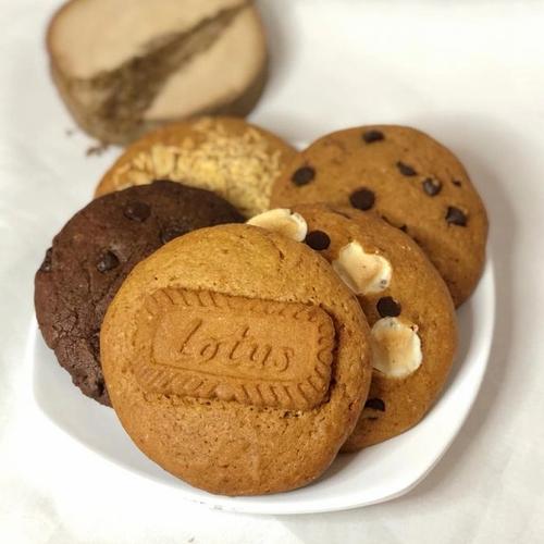 Jual Soft Cookies with 5 varian topping - Lotus Biscoff - Kota ...