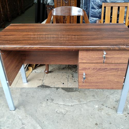 Jual Meja Kerja / desk table 1/ 2 biro / olympic kaki besi - Kota ...