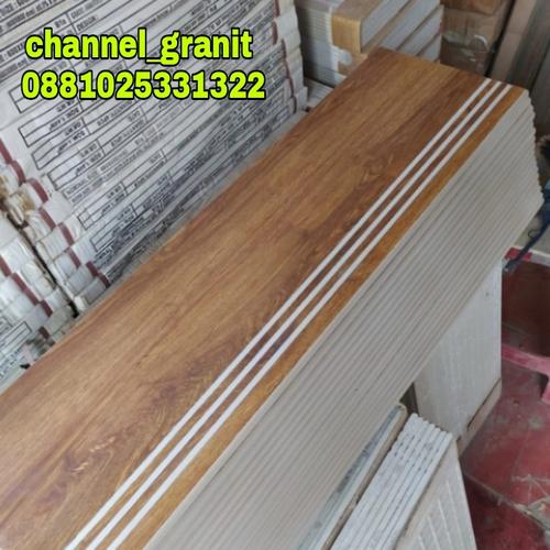 Jual Granit Tangga 30×80 Motif kayu Nuca Dark Brown Brand Garuda tile ...