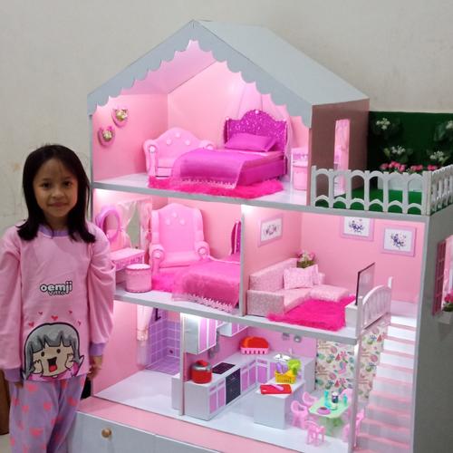 Jual mainan rumah barbie besar kayu dengan laci & lampu V. pink, biru ...