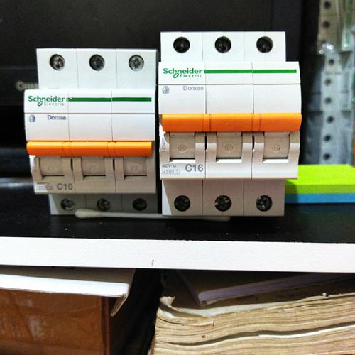Jual schneider mcb 3p c6,c10, c16, c20 (harga sama) schneider original ...
