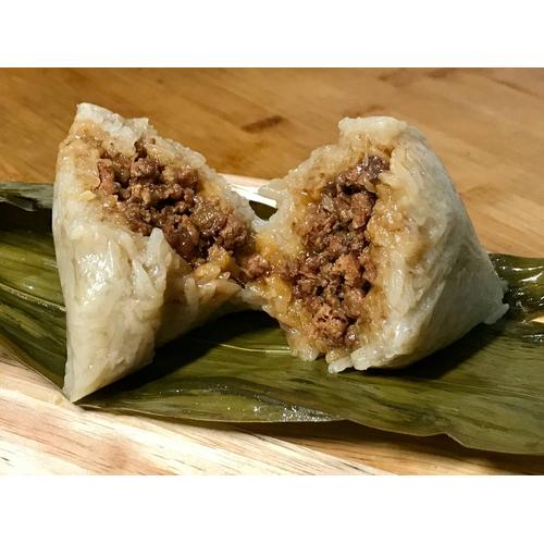 Jual bakcang ketan babi/bakcang daging/jajanpasar/kue tradisional/kue ...