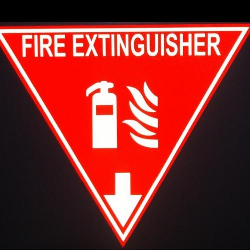 Jual RAMBU APAR /SEGITIGA APAR UKURAN SISI 35CM (STANDAR PERMENAKER ...