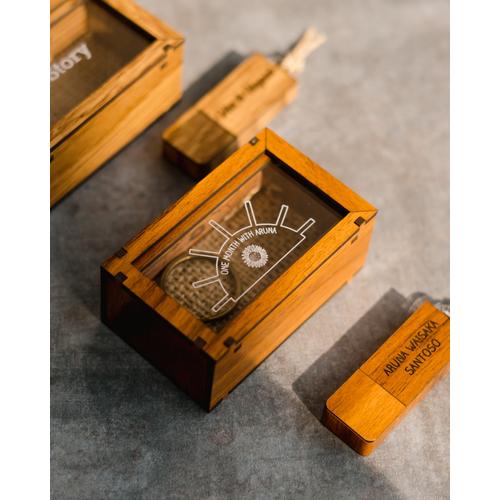 Jual Flashdisk kayu 32gb + include box kayu custom design logo ...