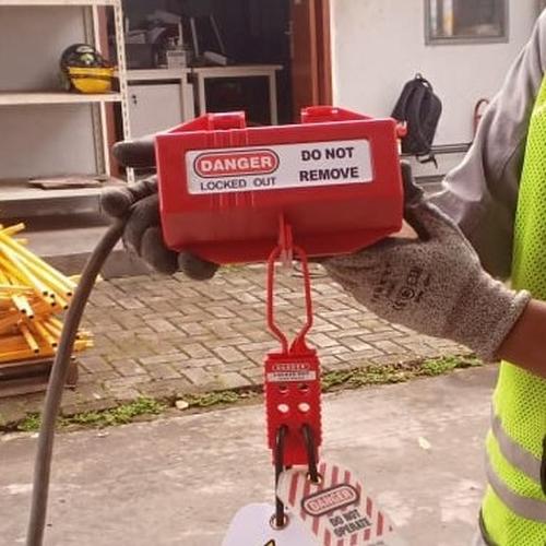 Jual LOTOTO L488 Safety Lockout Tagout Rotating Electrical Plug Up to ...