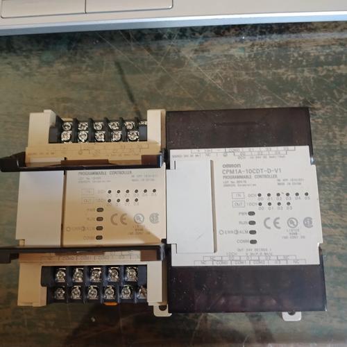 Jual PLC OMRON CPM1A-10CDT-D-VI programmable controller kondisi normal ...