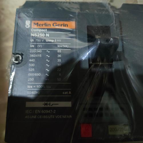 Jual mccb ns250N. Merlin gerin 200/250@. kondisi barang bekas.85% ...
