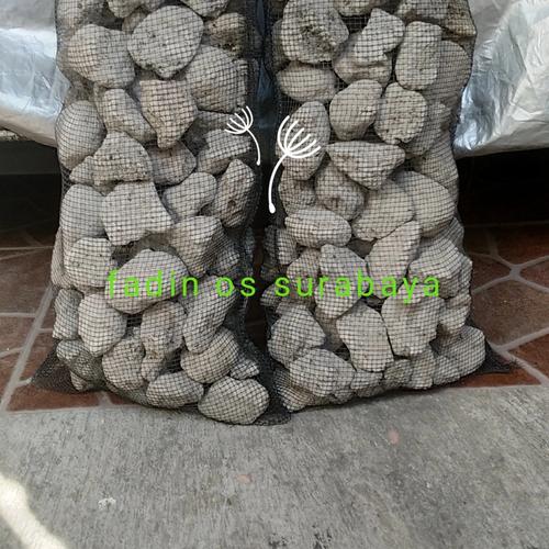 Jual Batu Apung pumice stone 5 kg + waring filter kolam koi - Kota ...