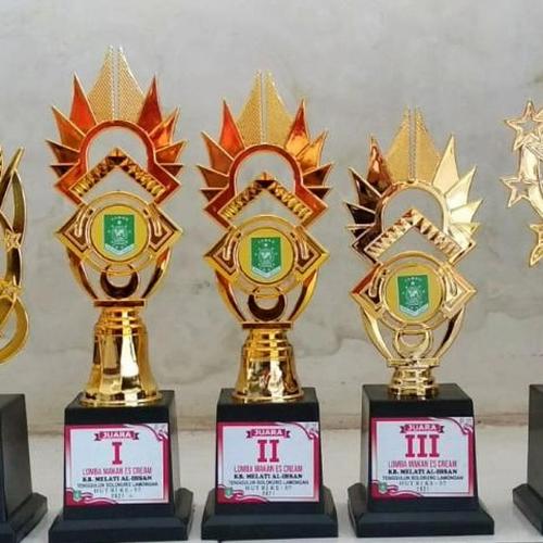 Jual piala trophy lomba Agustusan Perset - Kota Surabaya - Pandawa ...