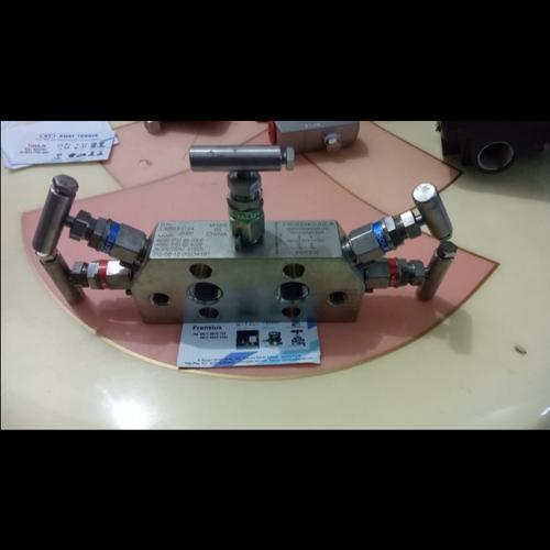 Jual 5 way manifold u transmitter.Ss-316.flangex 1/2 fnpt C305131124 ...
