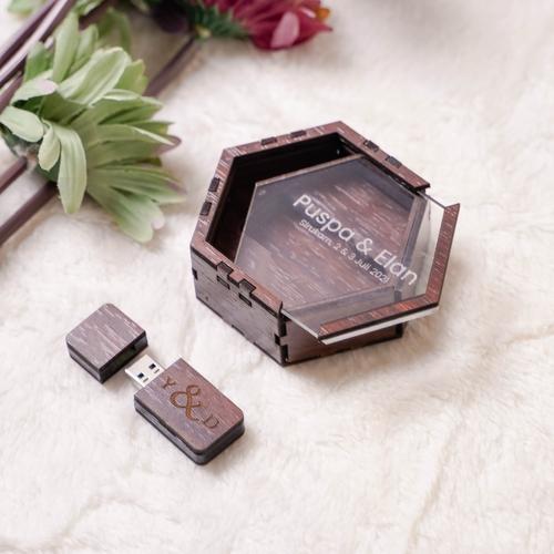 Jual Hexagon Acrylic Wood Flashdisk Box 64GB 3.0 (Sandisk) Kotak Kayu ...