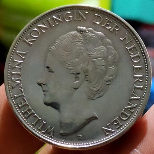 Jual Uang Koin Perak Kuno Ratu Wilhelmina 2,5 Golden Tahun 1943 UNC ...