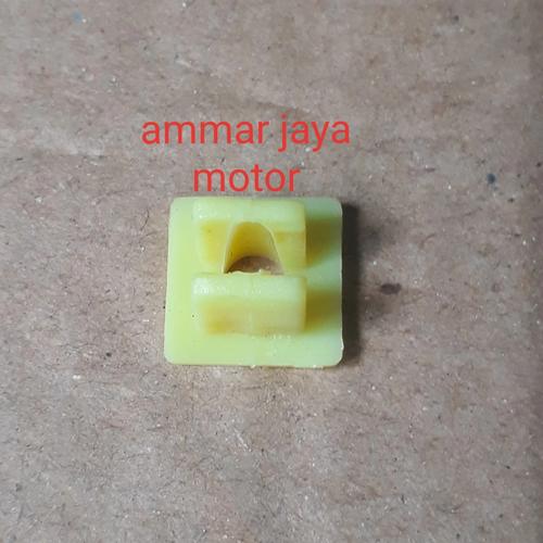 Jual plastik kancing lampu/plastik stelan baut skrup lampu.universal ... Jual plastik kancing lampu/plastik stelan baut skrup lampu.universal ...