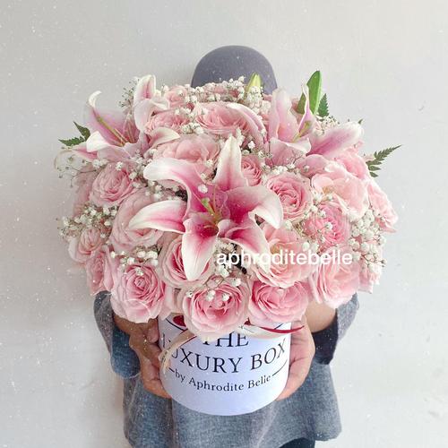 Jual Bloombox Rose and Lily Premium Box / Hadiah Bunga Box Ulang Tahun ...