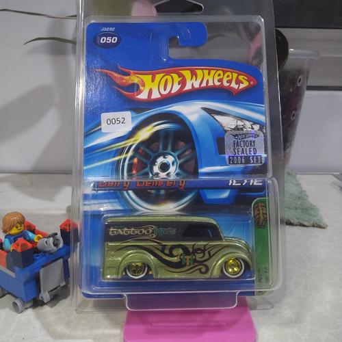 Jual Hot Wheels Factory Sealed TH$ 2006 Dairy Delivery 0052 - Kota ...