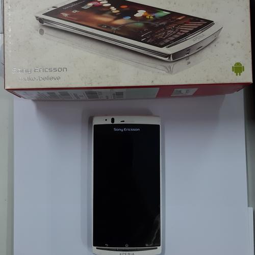 Jual Handphone Sony Ericsson Xperia Arc S Pure White - Kota Malang ...