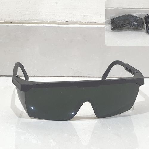 Jual Kacamata Safety Las HITAM / Safety glasses / Googles Glasses ...