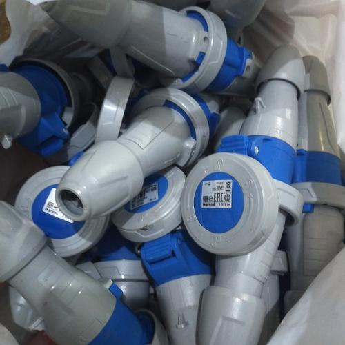 Jual MOBILE MOUNTING SOKET + PLUG 3PIN 16A 2P+E IP66/67 LEGRAND ...