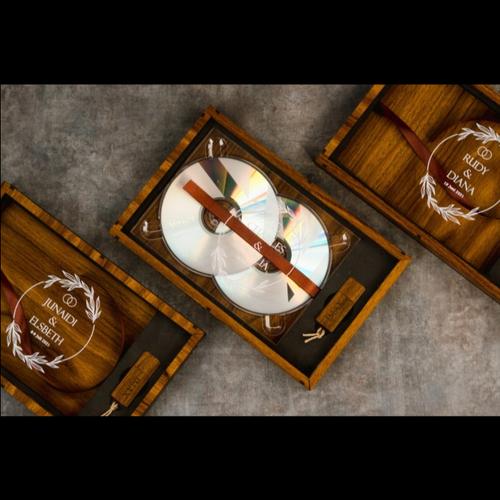 Jual WOODEN DISC BOX 2 DISC + FLASHDISK KAYU / USB KAYU CUSTOM DESIGN ...