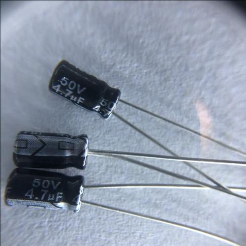 Jual Capacitor 4.7uF 50V - Height 7mm (Komponen QMK Keyboard) per 10 ...