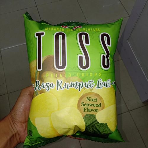 Jual Oishi TOSS potato crips 75g rasa sapi panggang. - ayam teriyaki ...