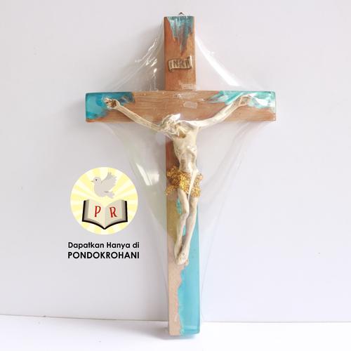 Jual SALIB DINDING GANTUNG KATOLIK KAYU VARIASI RESIN TINGGI 20 CM ...