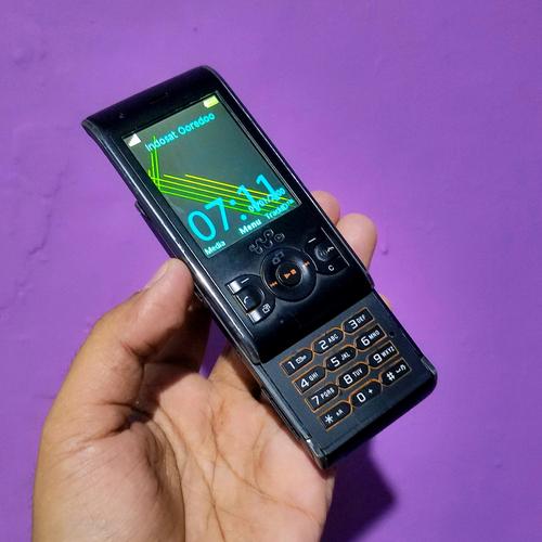 Jual Hp jadul sony ericsson Walkman W595 mulus hp unik hp langka normal ...